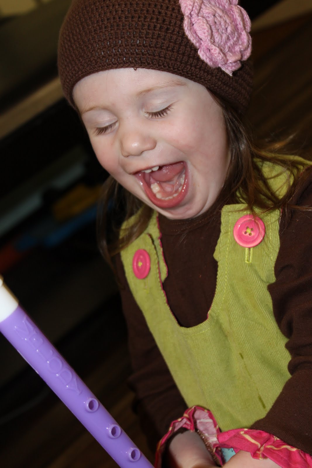 Mojoy: Gabbi assists in therapy