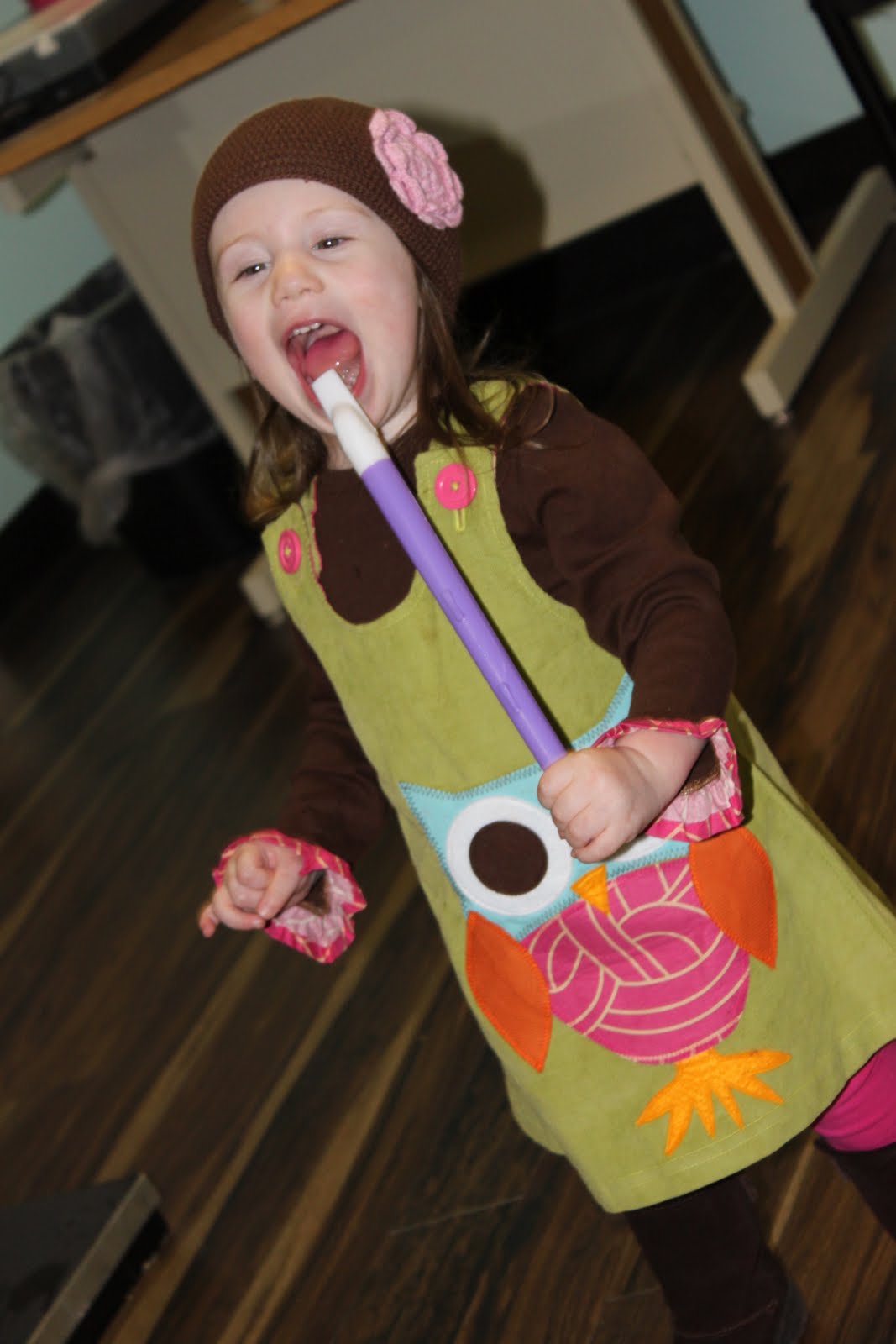 Mojoy: Gabbi assists in therapy