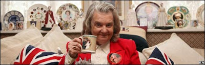 Learn English with Chris: Drinking Tea in the UK