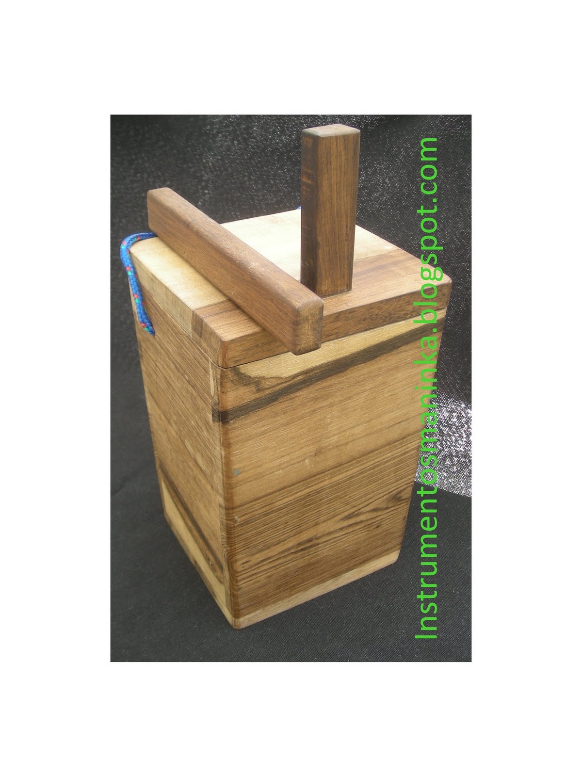 Instrumentos Maninka: cajita peruana