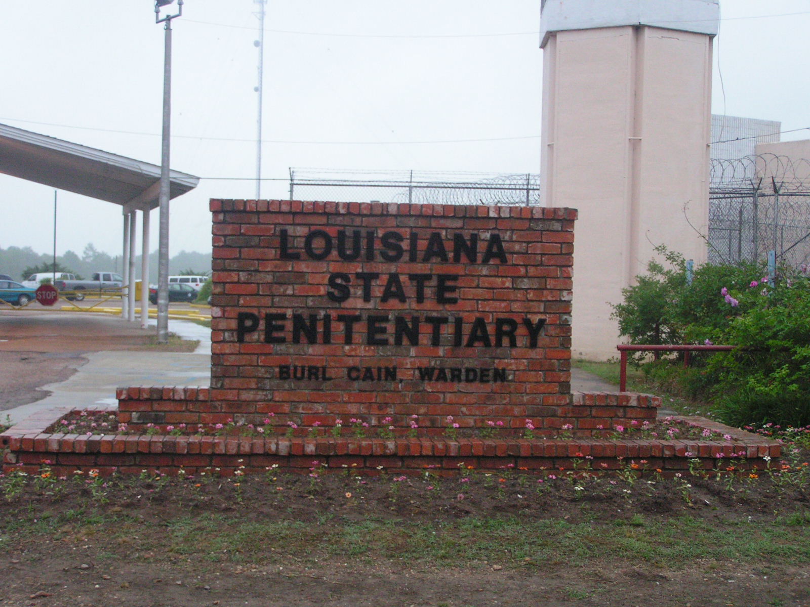 HOLLYWOOD IMPACT STUDIOS VISITS ANGOLA PRISON – Hollywood Impact Studios