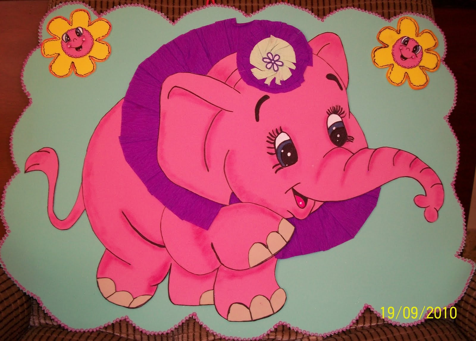 YOLY y el Arte Engarzando Artesanía con Goma Eva: Elefantita feliz