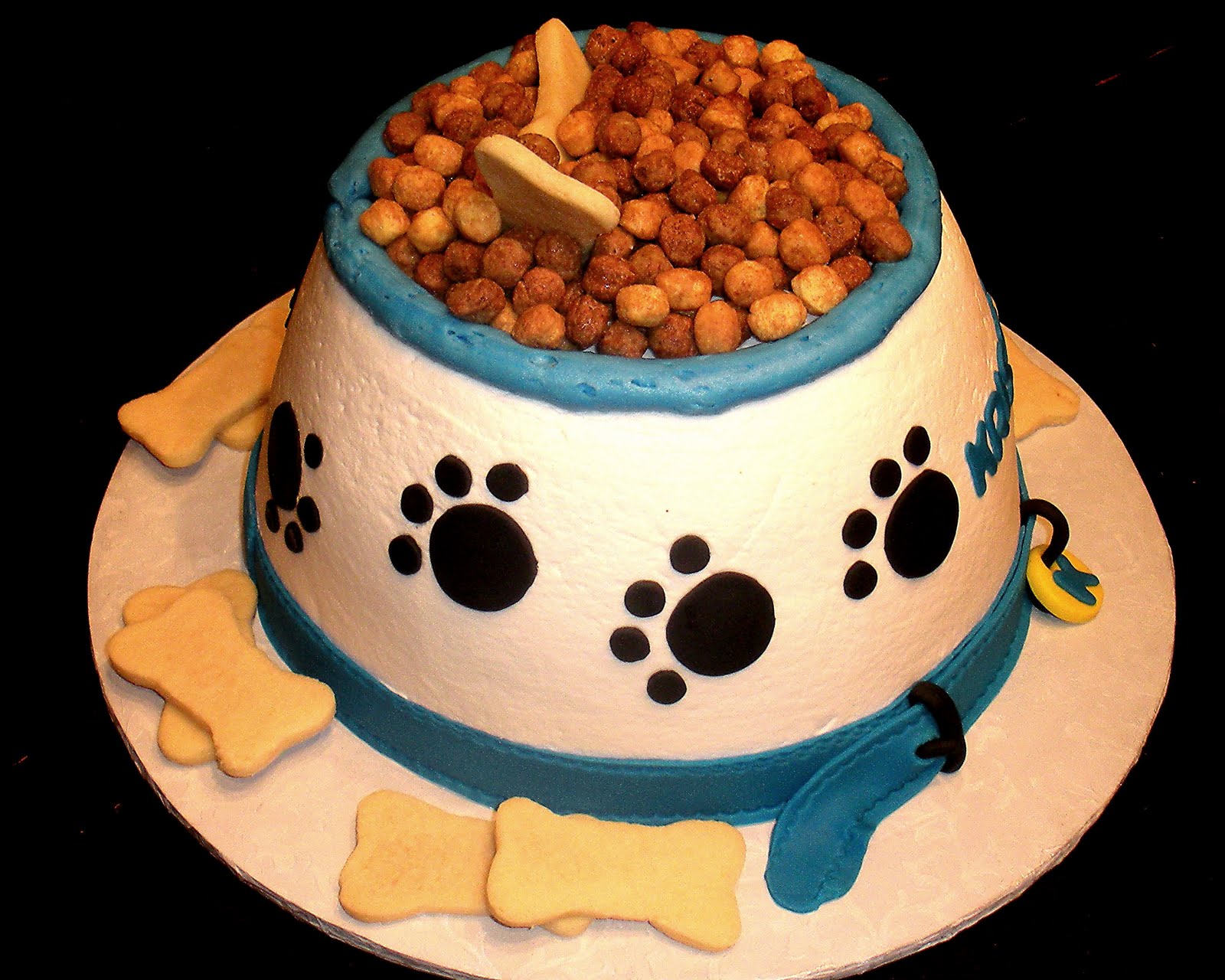E'S TREATS: Doggie Bowl Cake!