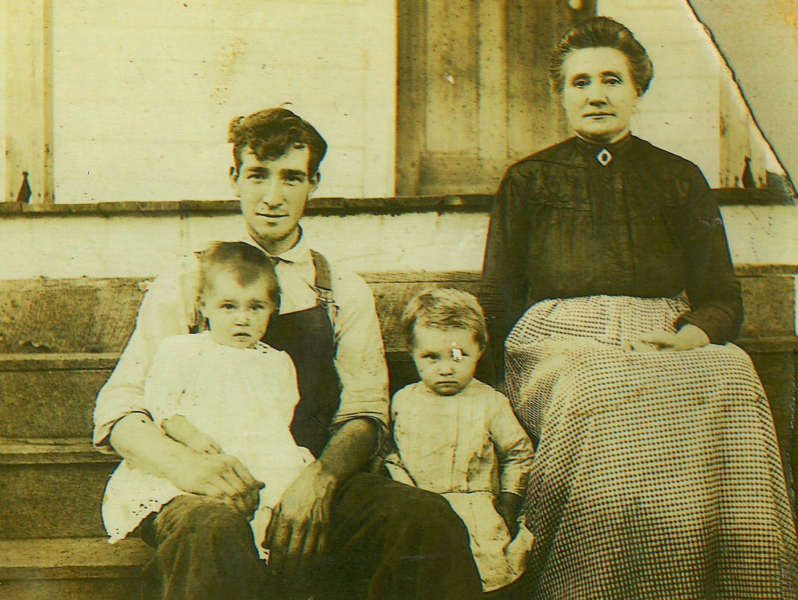 CLISER - CLIZER PHOTOGRAPHS