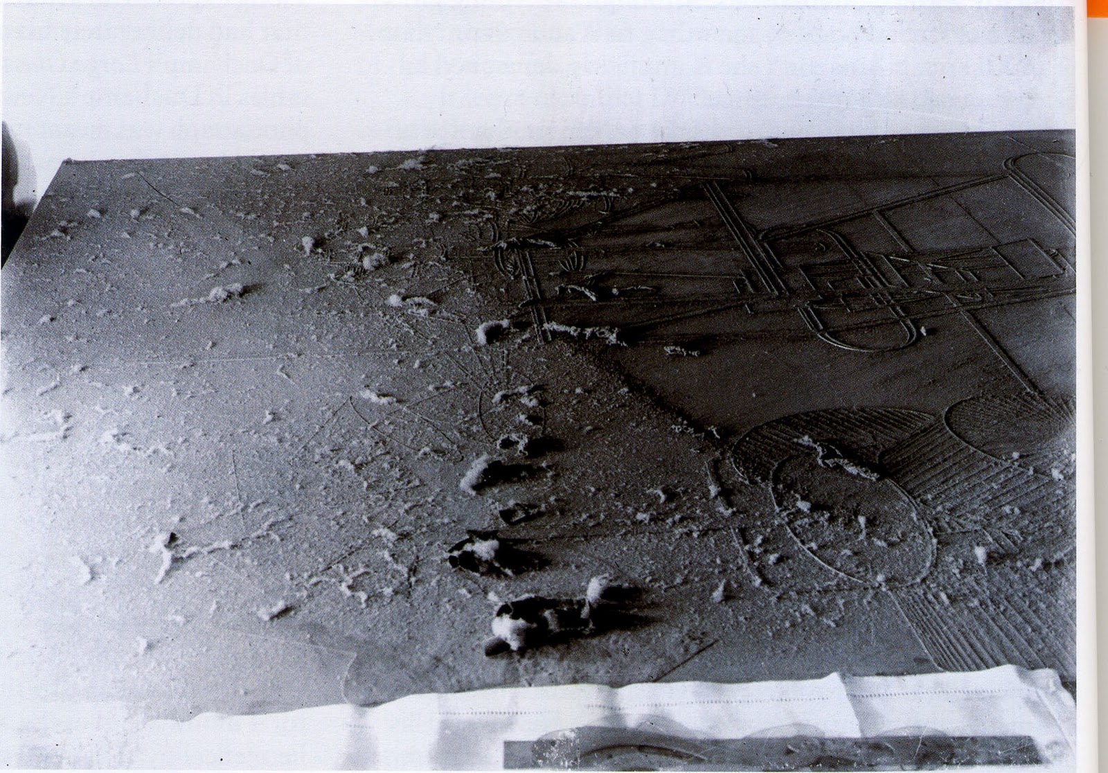 MIDDLE: Dust Breeding