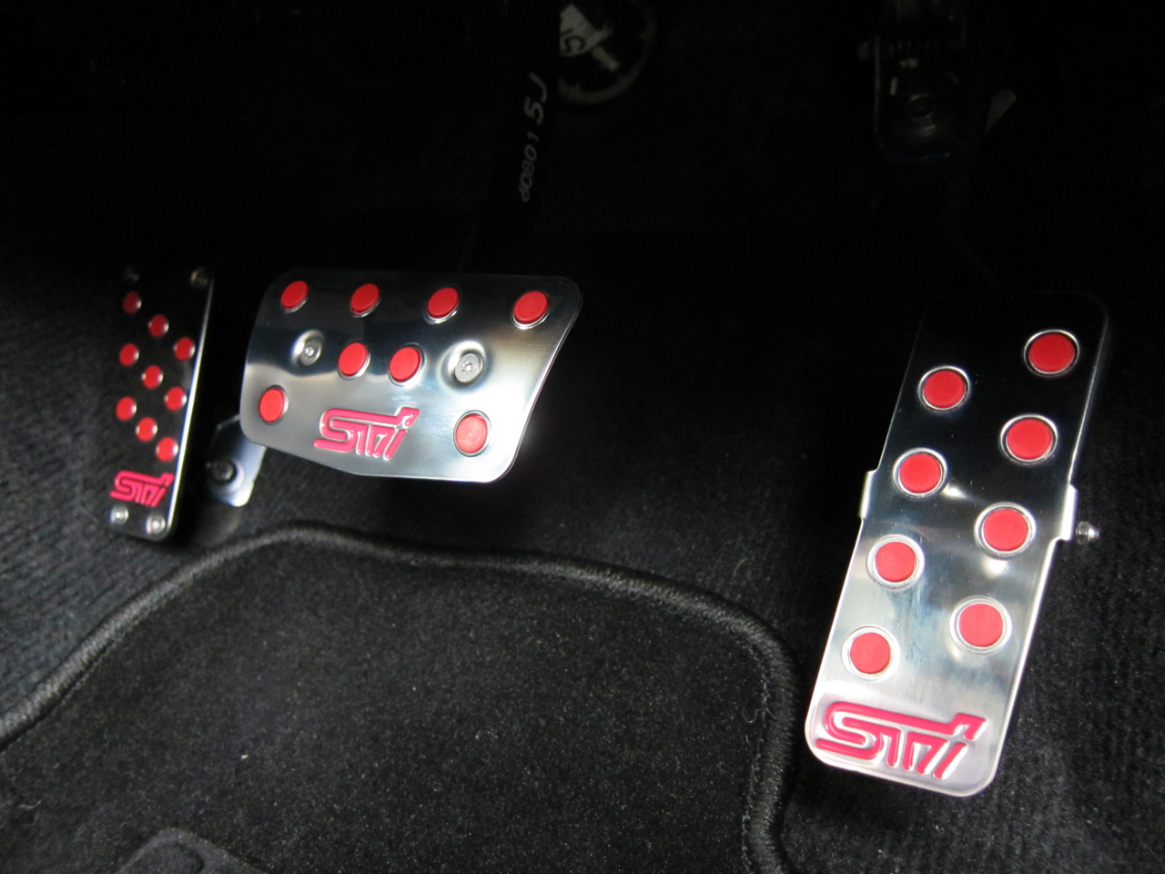 JAPANPARTS.COM: STi Pedal pads