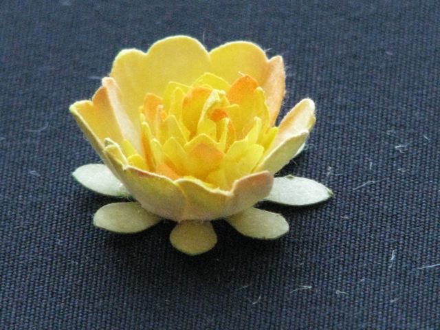 SIMPLY PAPER: Simple mini flower tutorial