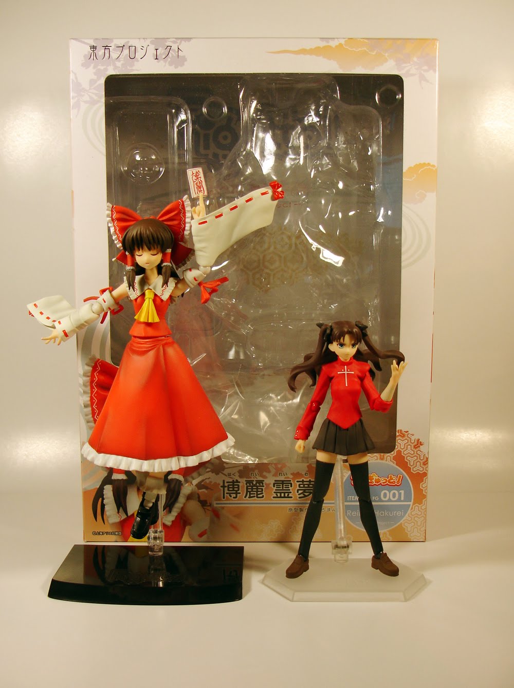 Spillowy Cog Spinner: Frilly Figure Review#00: Reimu Hakurei Figutto