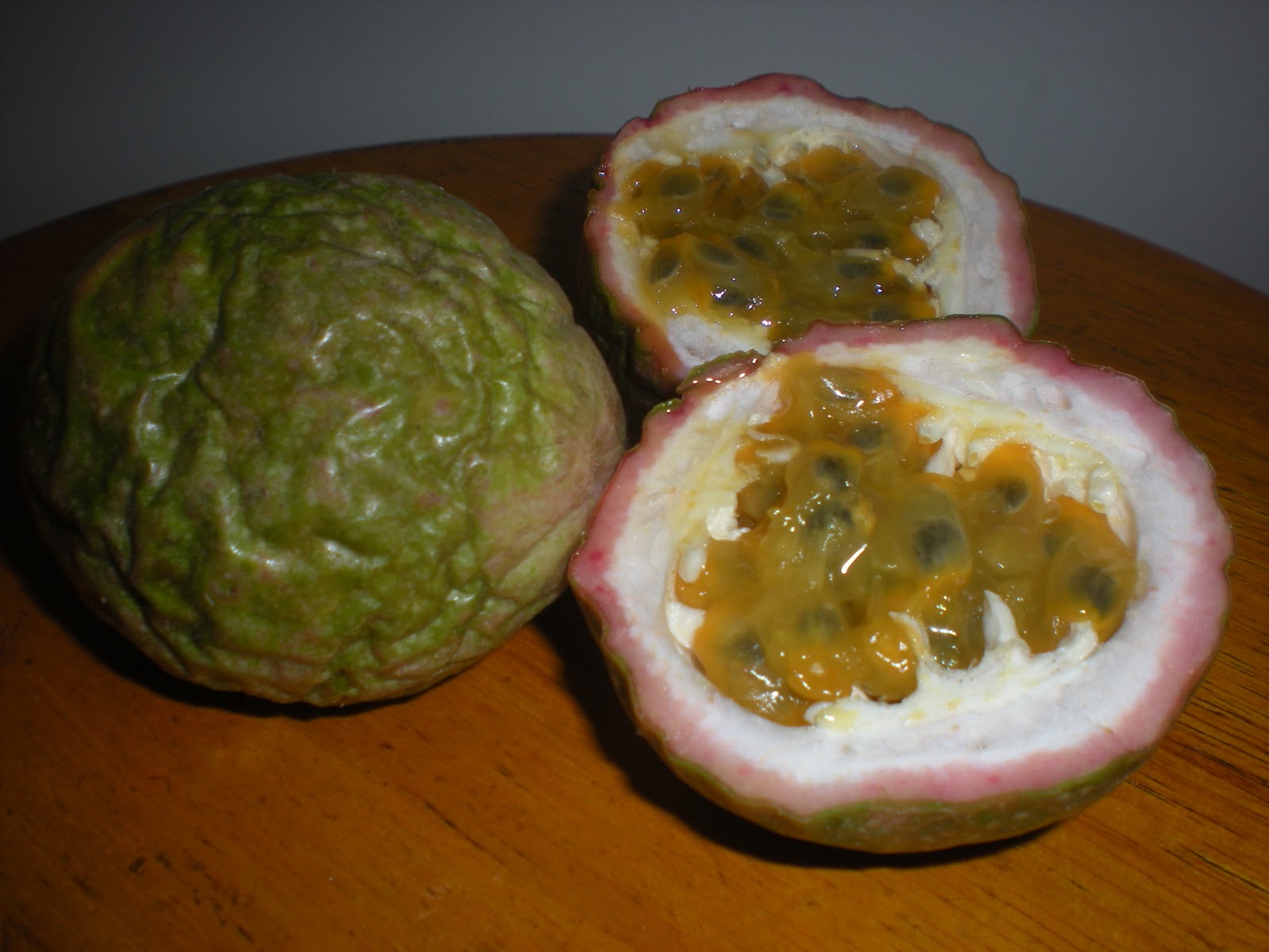 cereka ceritera eddziela: Khasiat buah Markisa aka passion fruit