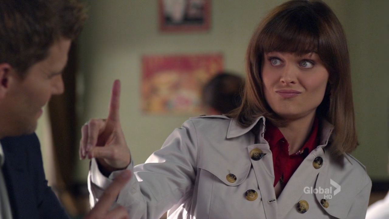 Bones Season 6 - Five Stars and a Wish: Episode Three - The Maggots in ...