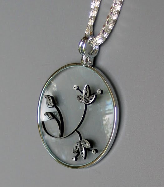 Quilled Photo Jewelry and Flower Pendant Tutorial