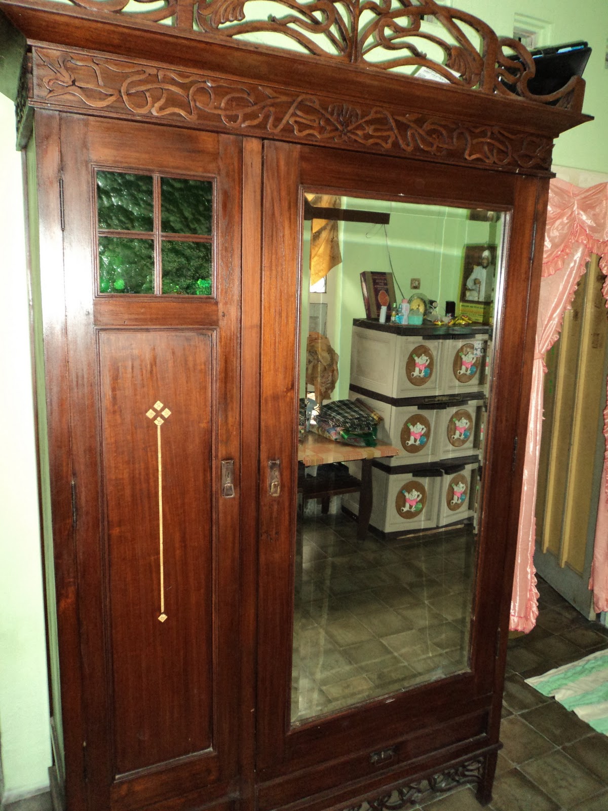 Mebel Antik: Aneka barang-barang lama/primitive