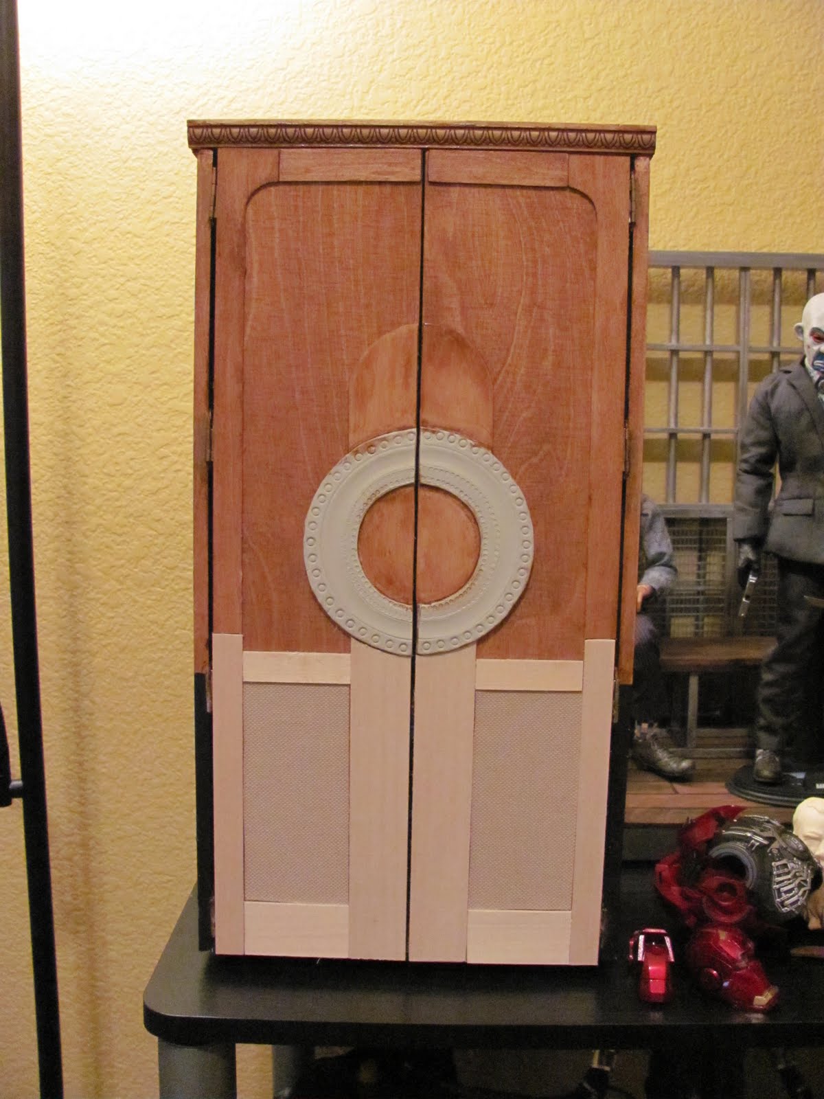 CREG Customs: Batman Begins Wardrobe Closet 1/6 Custom Built