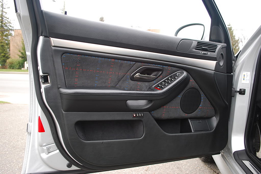 BMW M5: Very Rare M Alcantara Trim on the E39