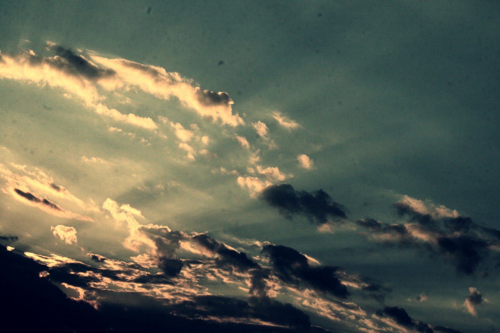 din mers...: Vintage sky