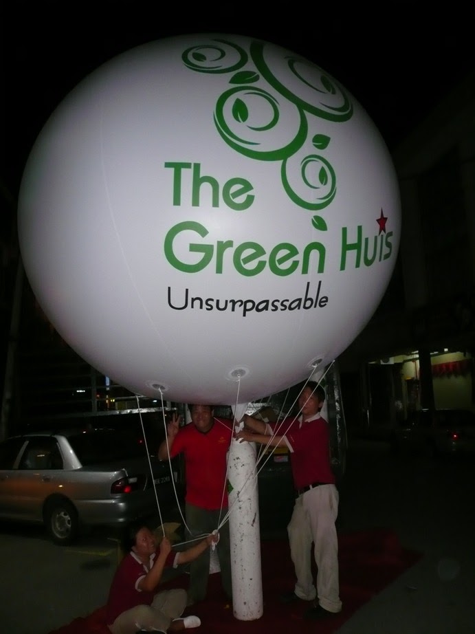 Happy Event: Giant Balloons