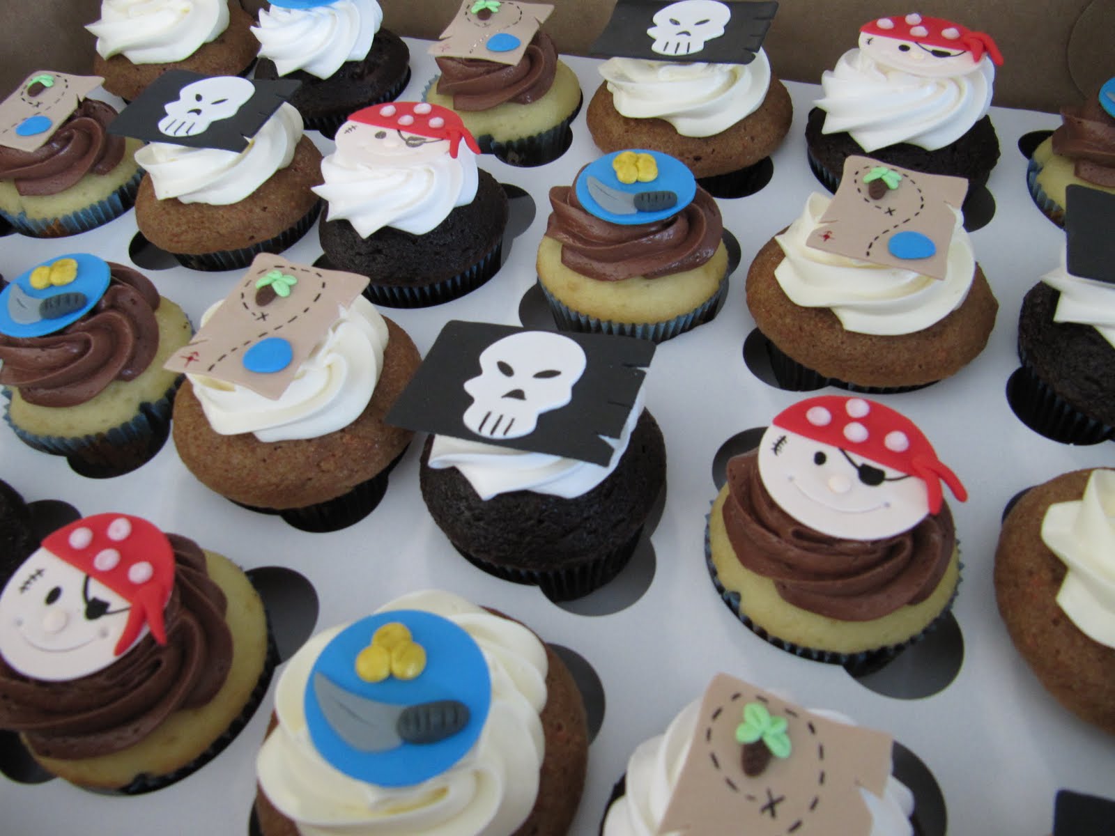 Emily's Delights: Pirate Cupcakes 06/10