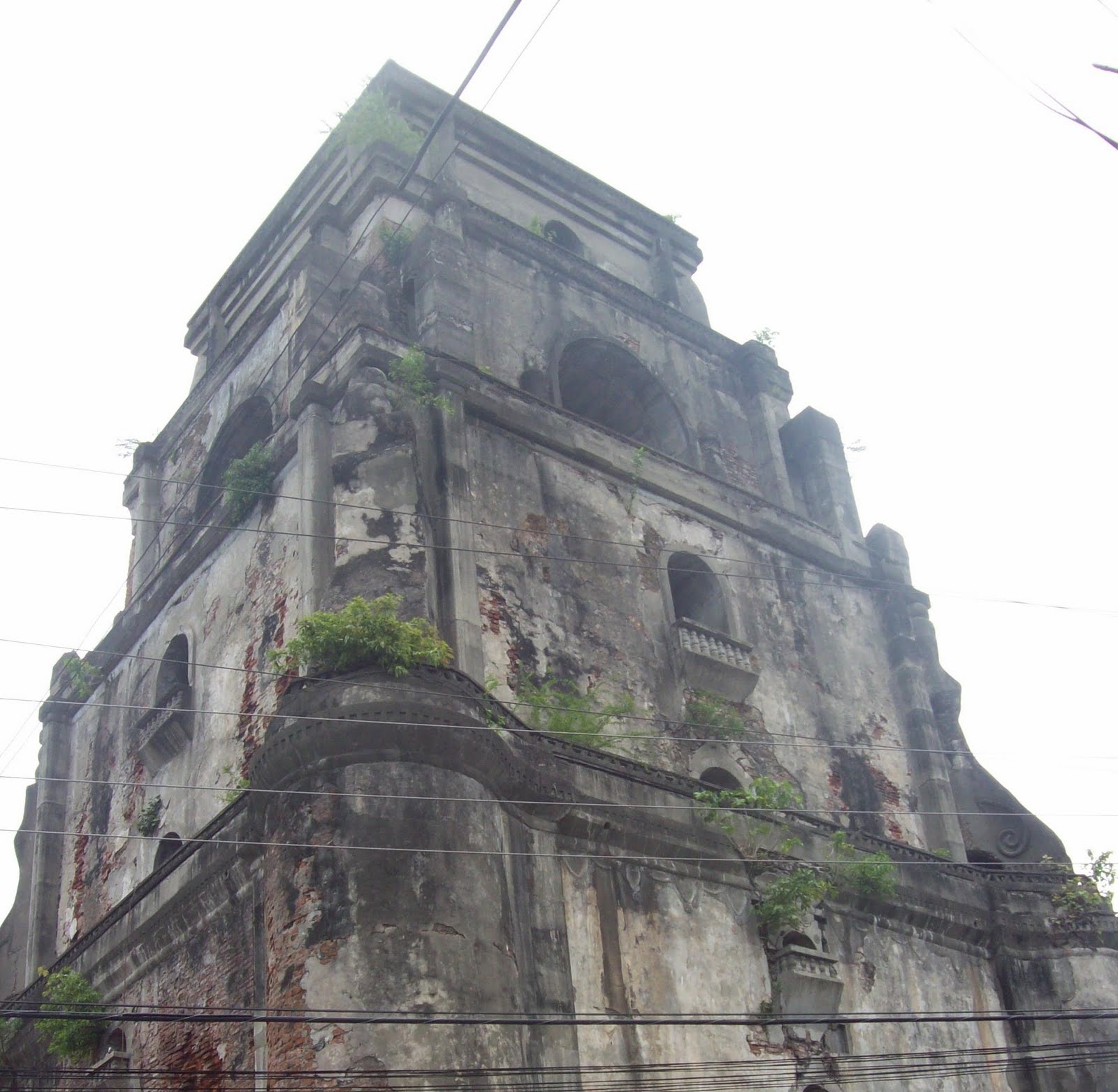 Filipino Way: Sinking Bell Tower of Laoag