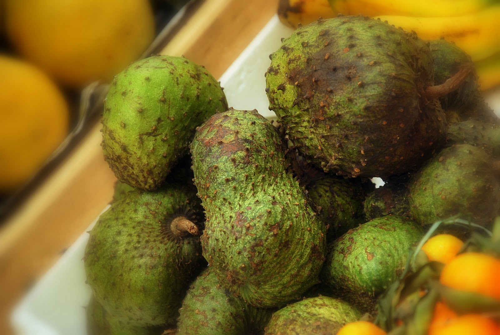 Fruits Stand: Guyabano