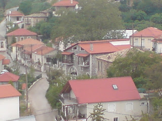 Επιπλωμενες πετρινες κατοικιες