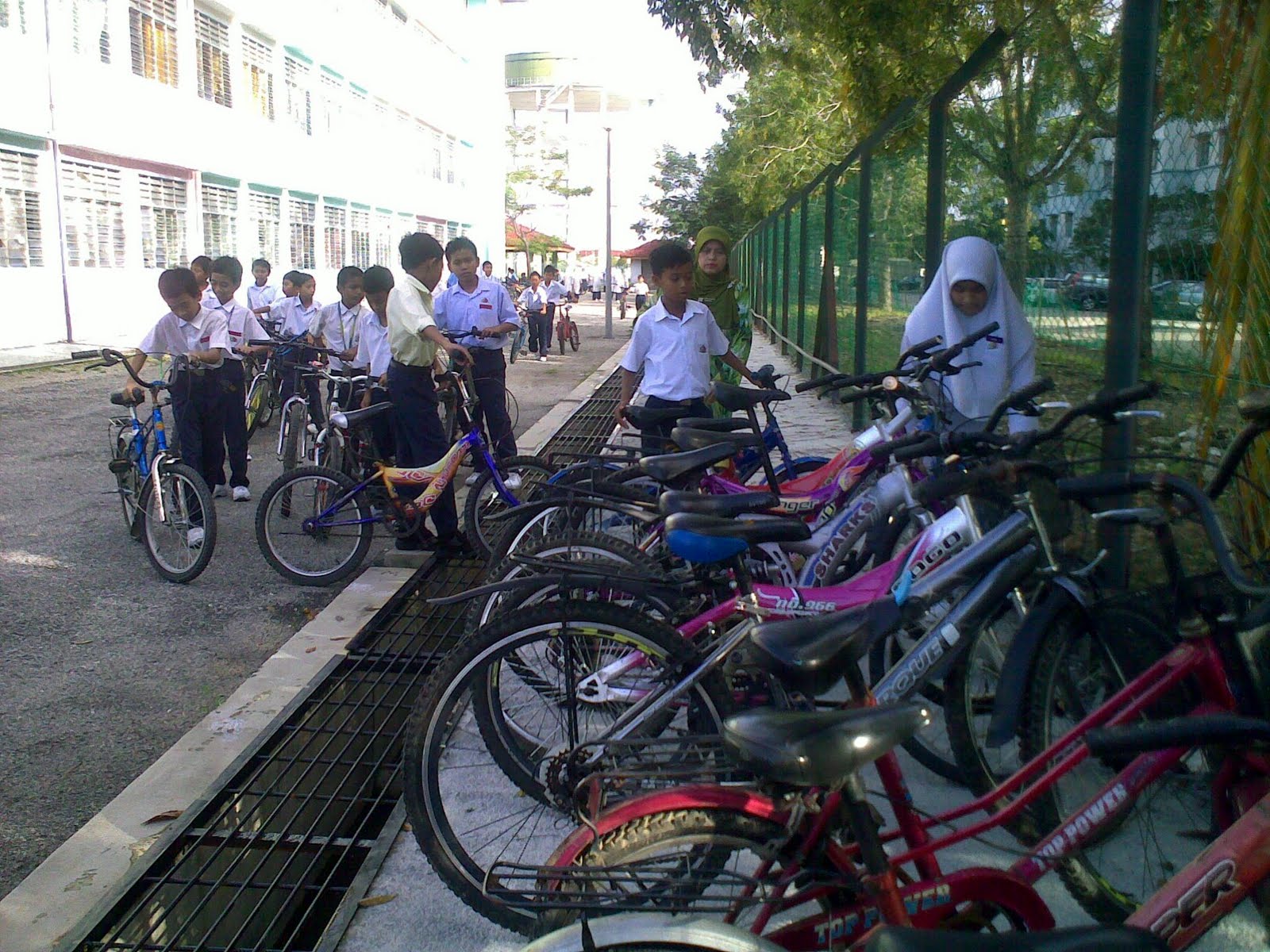 Sekolah Kebangsaan Taman Putra Perdana: TEMPAT LETAK BASIKAL MURID (BARU)