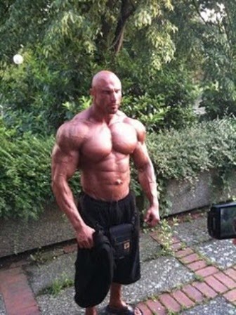 world bodybuilders pictures: croatian bodybuilder muscles damjanovic