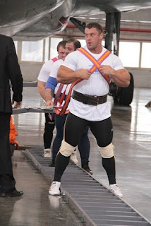 world bodybuilders pictures: a powerful bodybuilder is ready for ...