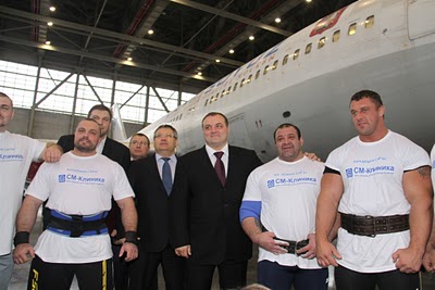 world bodybuilders pictures: a powerful bodybuilder is ready for ...