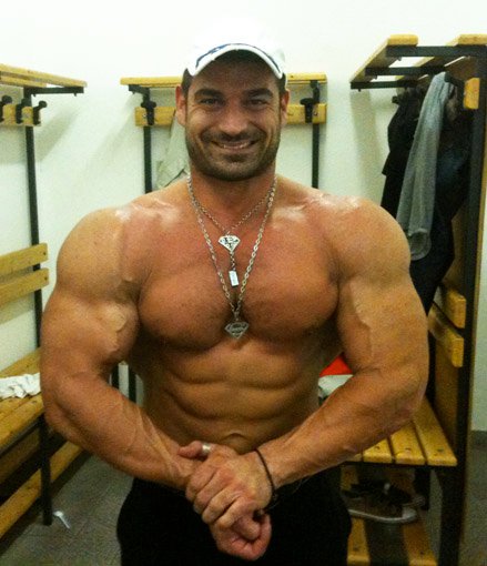world bodybuilders pictures: charming italian muscles builders ...