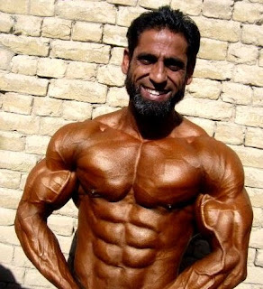 world bodybuilders pictures: pakistani bodybuilder Khalid Ali
