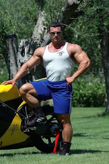 world bodybuilders pictures: bodybuilder ALESSANDRO GRASSI styling ...