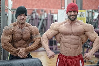 world bodybuilders pictures: bodbuilder ALESSANDRO GRASSI with best friend