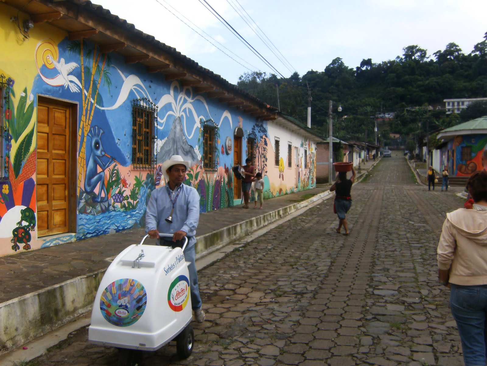 El Roble Tours and Shuttles of El Salvador: Ataco - La Ruta de las Flores