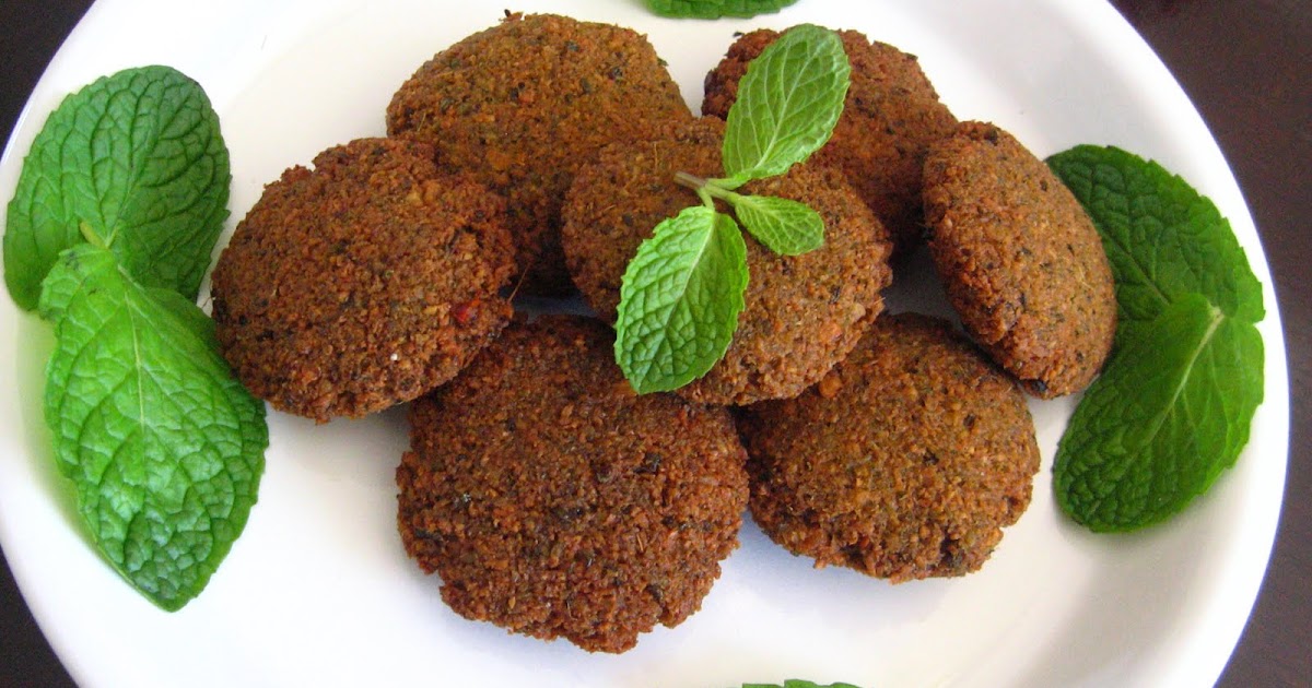 A Peek into My Kitchen: Pudhina / Mint Vadai