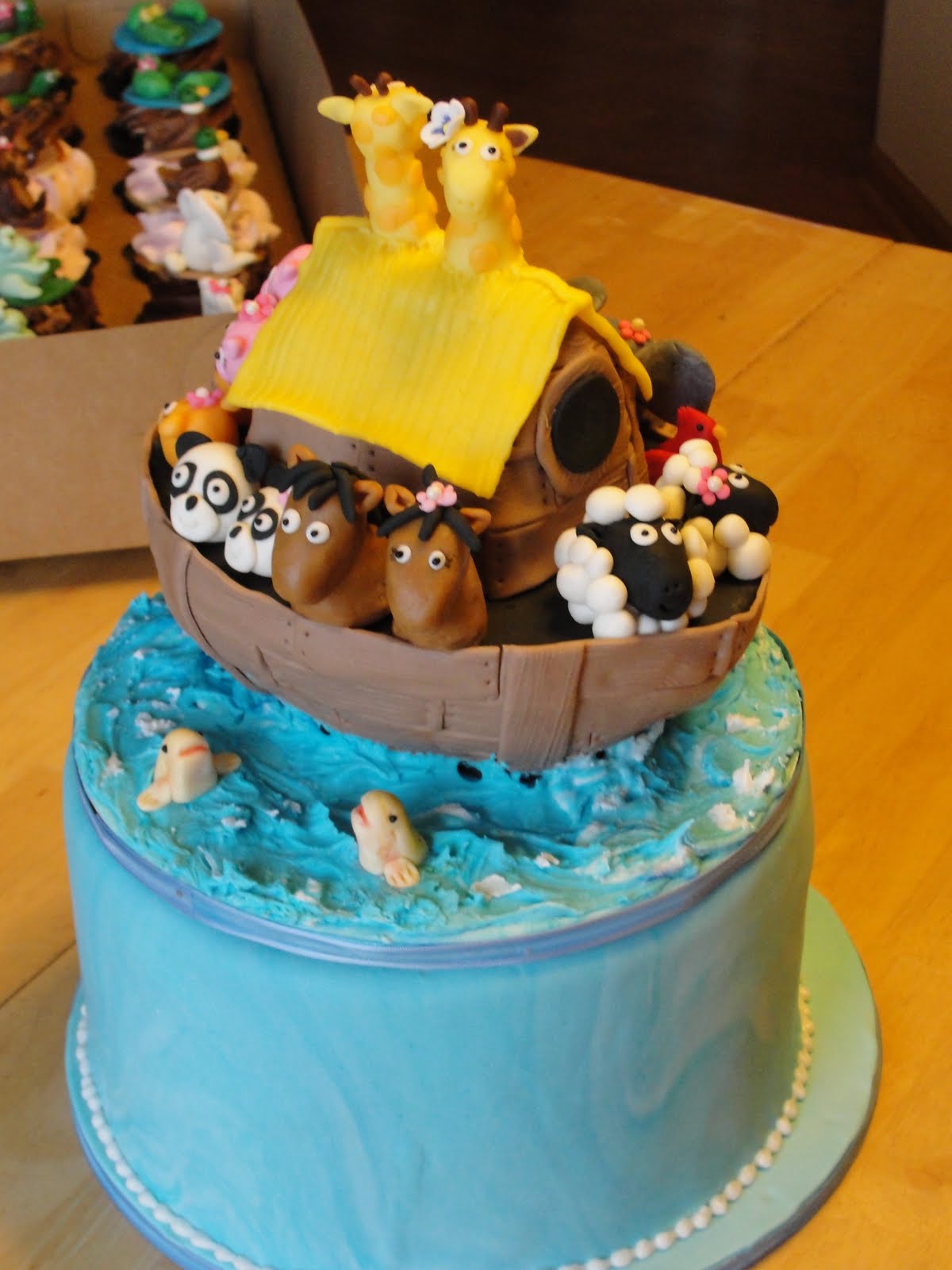 Oh, just put a cupcake in it....: Noahs Ark Cake