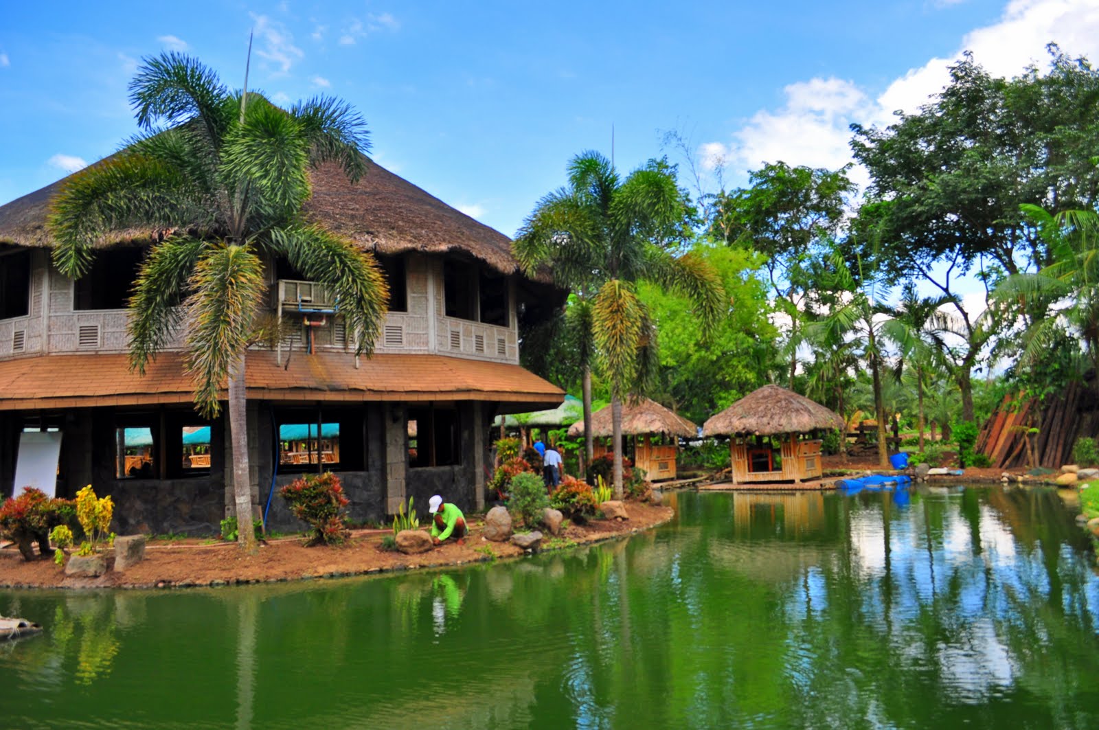 Different Blend of Experiences: Kamayan sa Palaisdaan