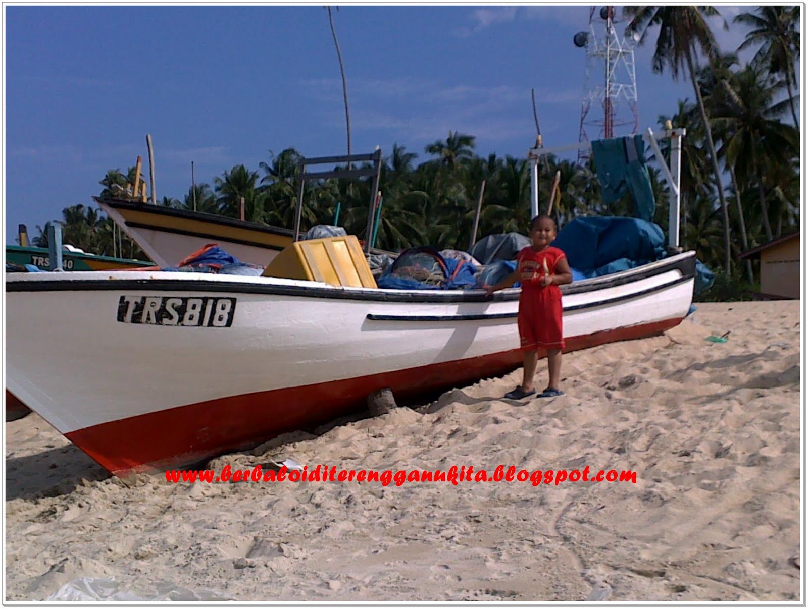 MENIKMATI PANORAMA YANG INDAH DI PANTAI BATU RAKIT | Berbaloi di ...
