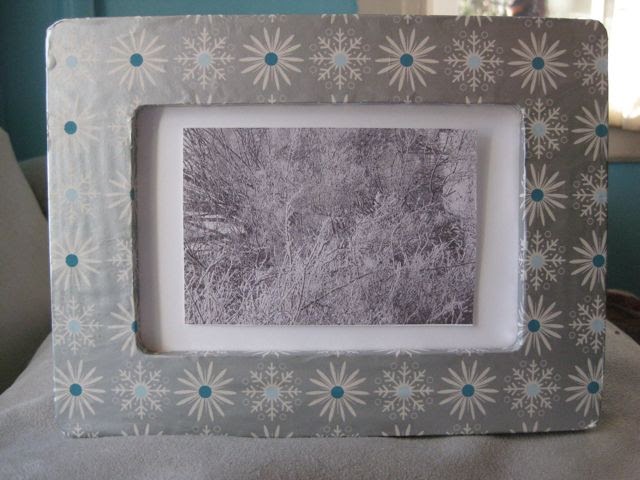 Mega•Crafty: Wrapping Paper Frame