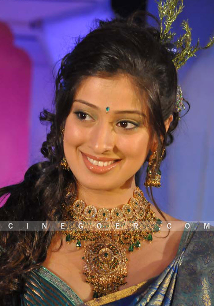 Lakshmi Roy Gallery, Lakshmi Roy Stills, Telugu Actress Lakshmi Roy ...