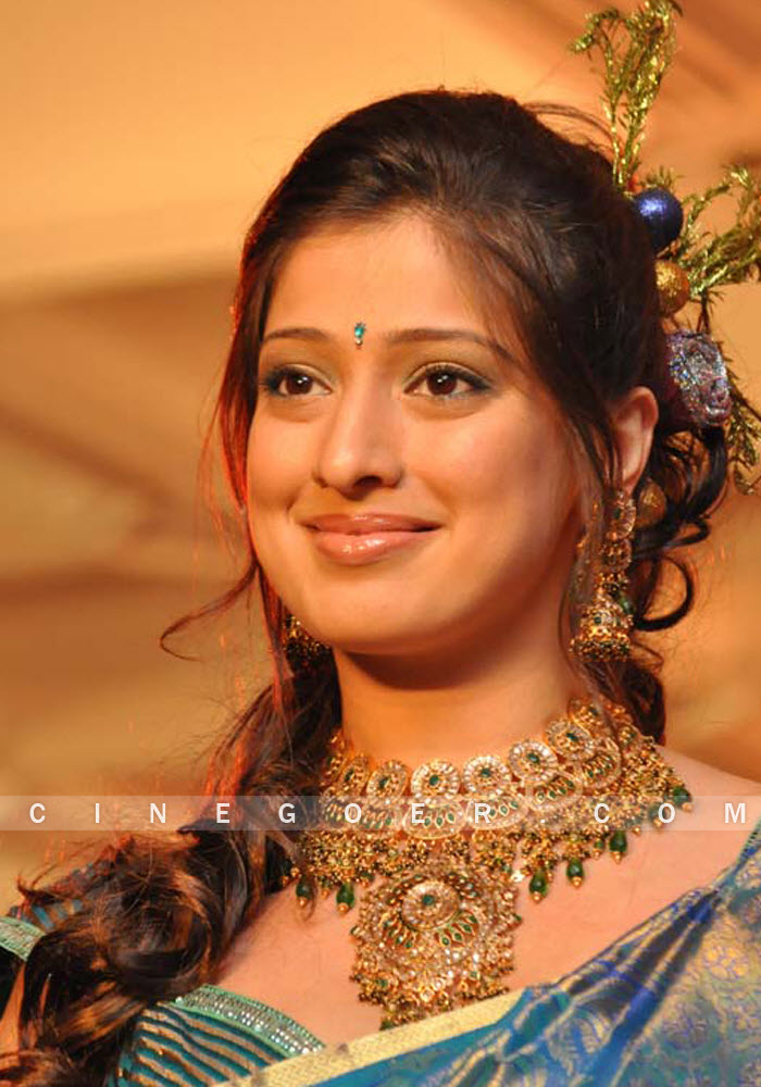 Lakshmi Roy Gallery, Lakshmi Roy Stills, Telugu Actress Lakshmi Roy ...