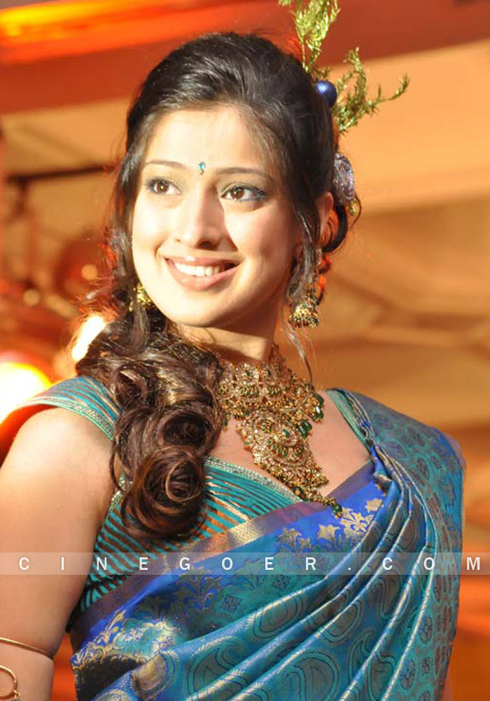 Lakshmi Roy Gallery, Lakshmi Roy Stills, Telugu Actress Lakshmi Roy ...