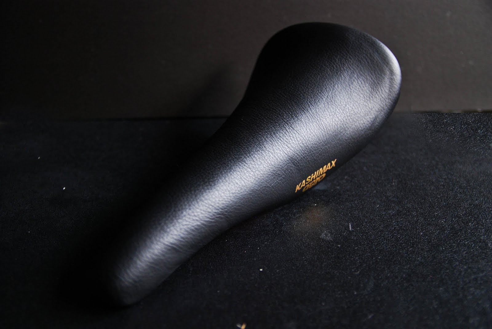 Kashimax AERO LEATHER SADDLE | Two Peace