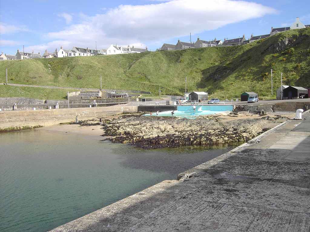 Turn Left at Bognor Pier: Walk 186 -- Portsoy, via Cullen & Portknockie ...