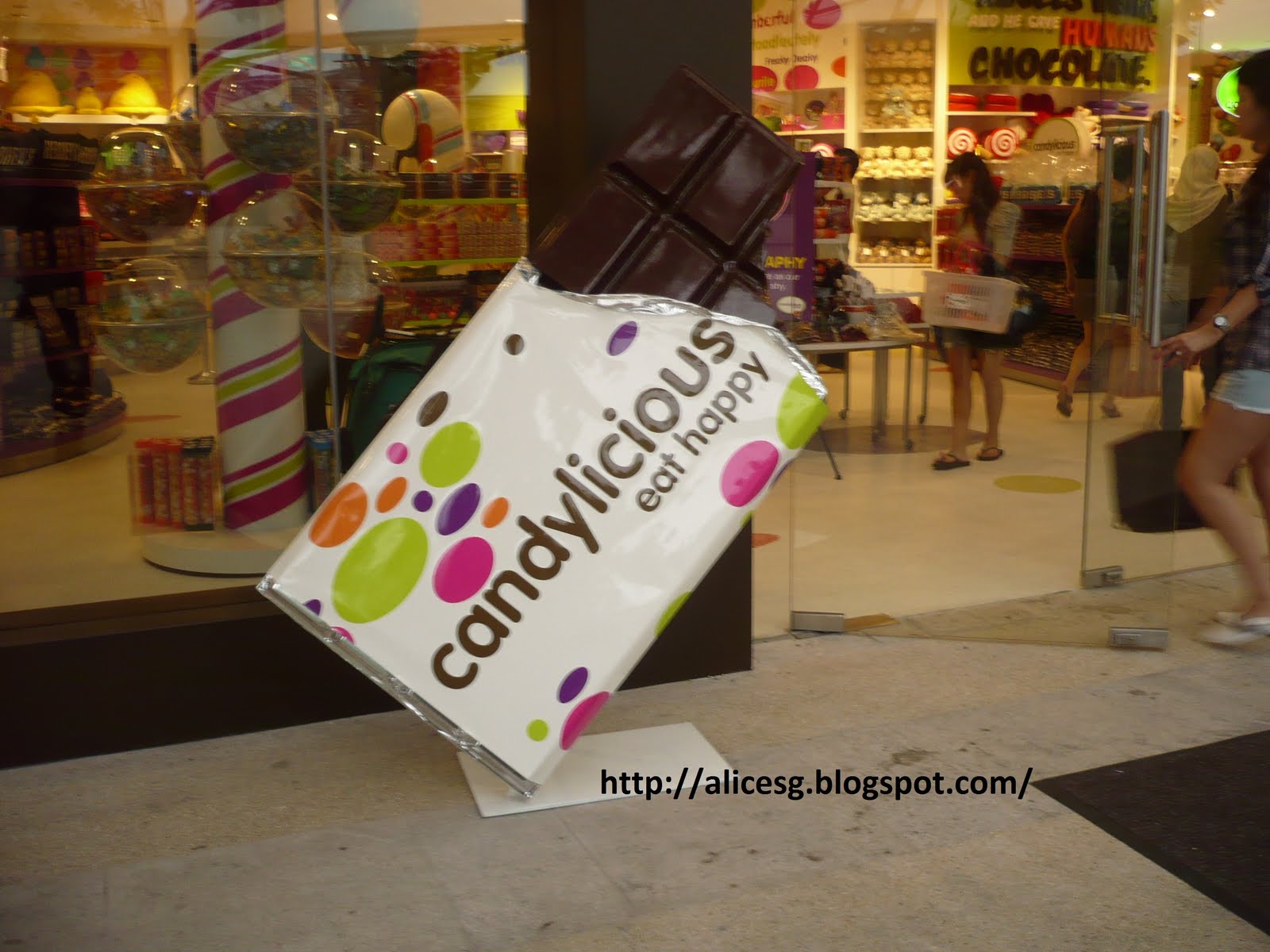 Alicesg-Singaporemyhome: My World Tuesday - Resort World Singapore - Candy