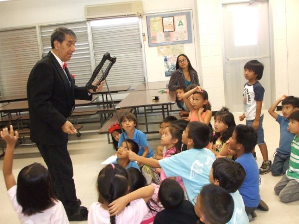 Lyndon Baines Johnson Elementary School : "Sim Sala Bim" DEED Magic Show