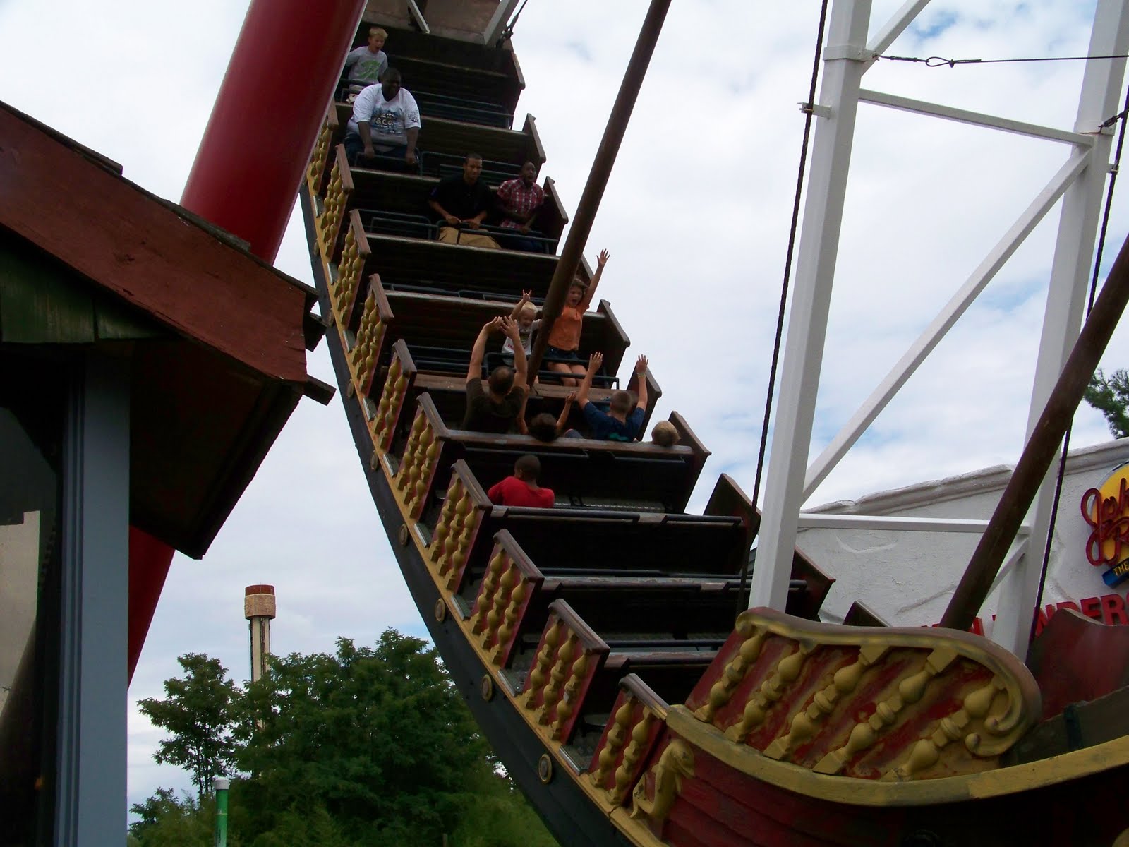 The Moorhead's: Six Flags...again!