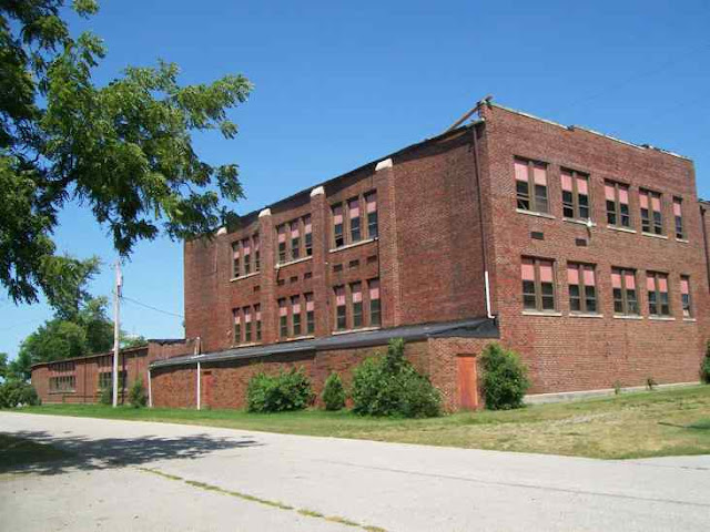 Rensselaer Adventures: A quick visit to Mt Ayr