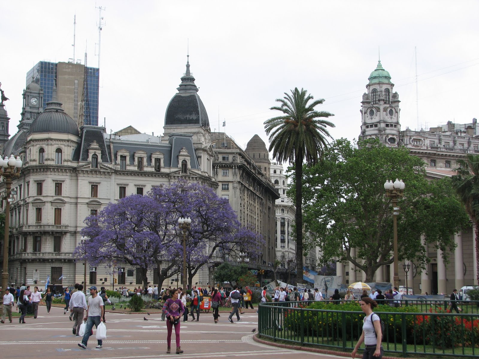 Our Triptastic Trip: Buses, airplanes, ham, cheese, and wine