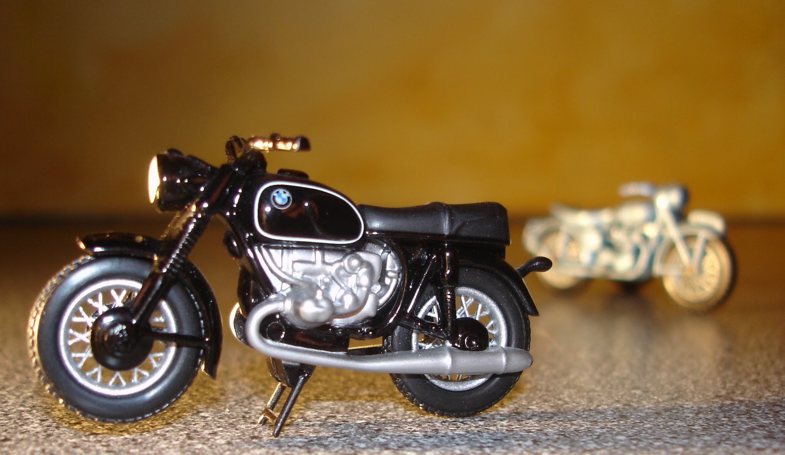 Vintageshed: Schuco BMW R 75