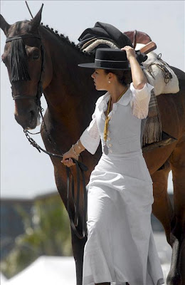 ENTRE VOLANTES: Romería del Rocío 2010 (Trajes rocieros)